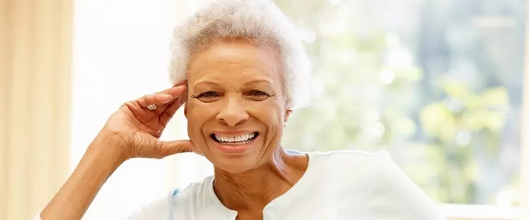 Les "Silver Sisters" : le mouvement des femmes qui embrassent leurs ...