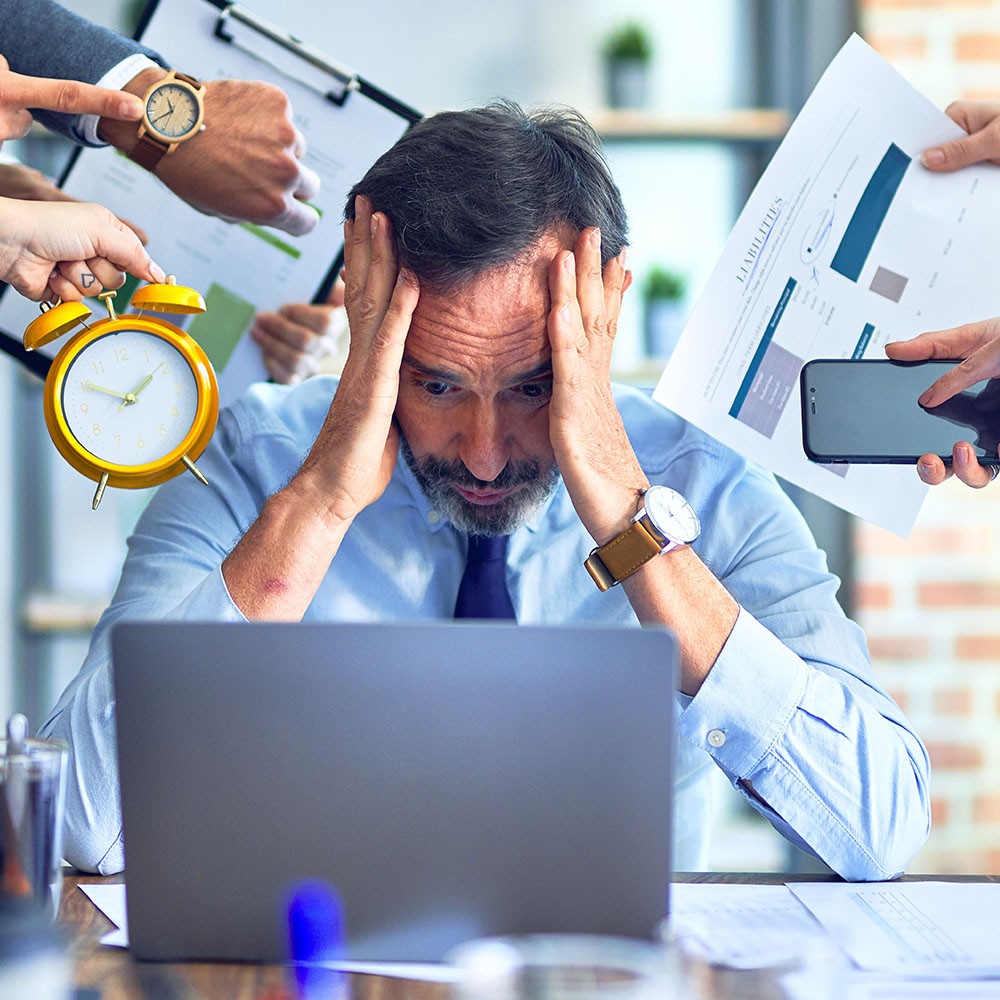 Mon mari travaille trop, comment gérer ? Témoignages et solutions - Bobea