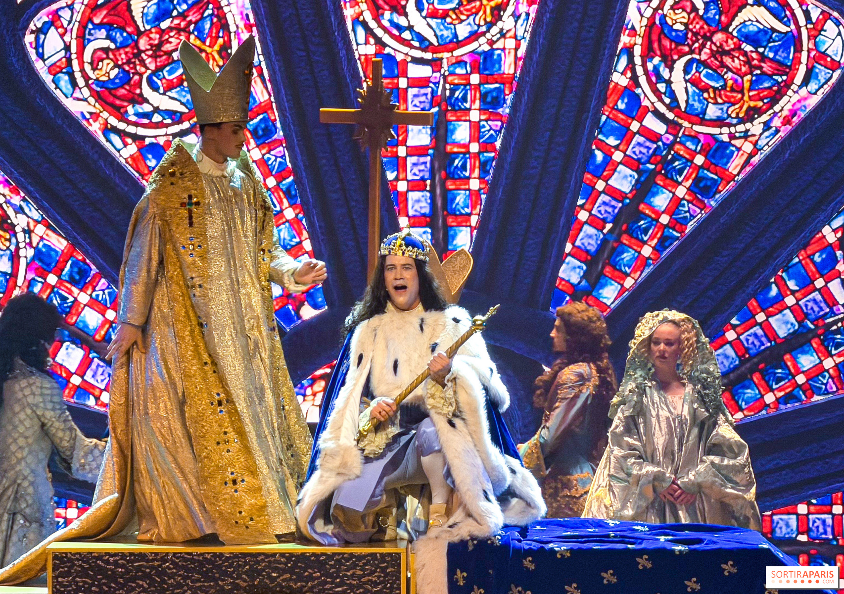 Le Roi Soleil : 20 ans après, Louis XIV reconquiert le Dôme de Paris ...