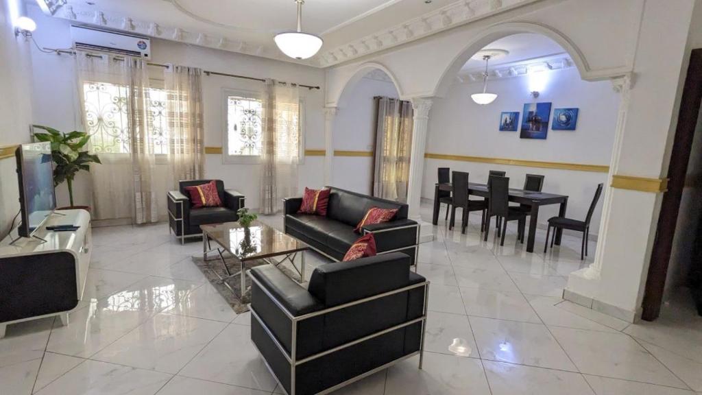 ESCAPADE VIP : Idylle secrète et sable fin sous le soleil du Cameroun ...
