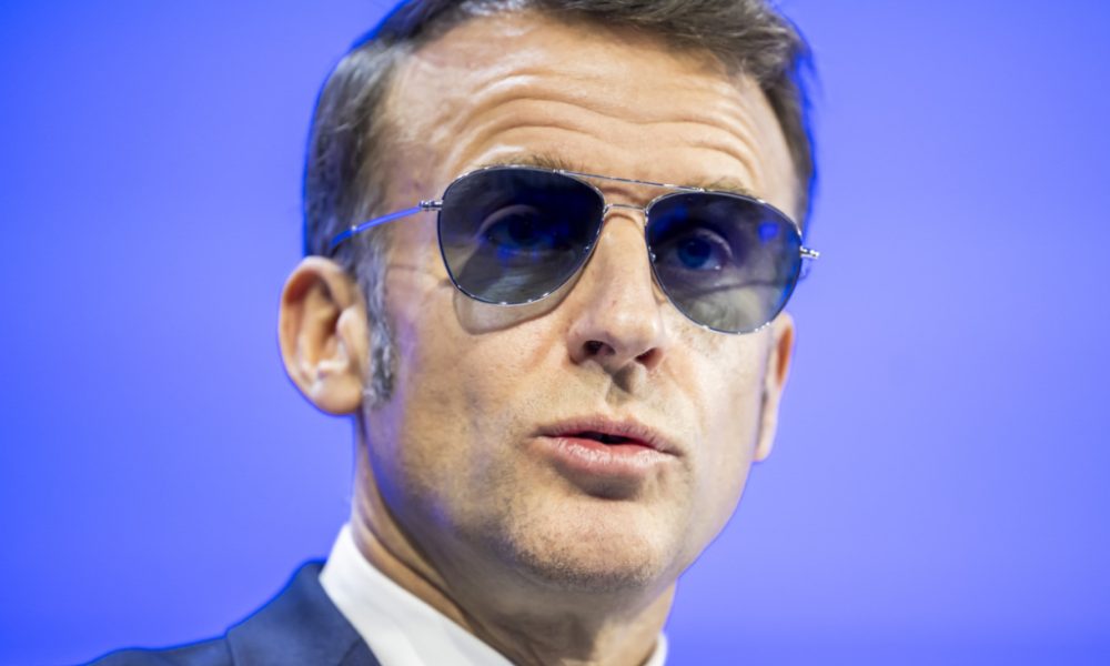 Emmanuel Macron à Davos : La sémiotique des « lunettes de puissance ...